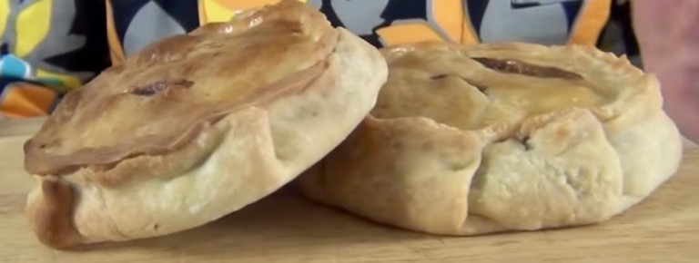 PIE FLOATER - Aussie Day Classic - Steve's Kitchen